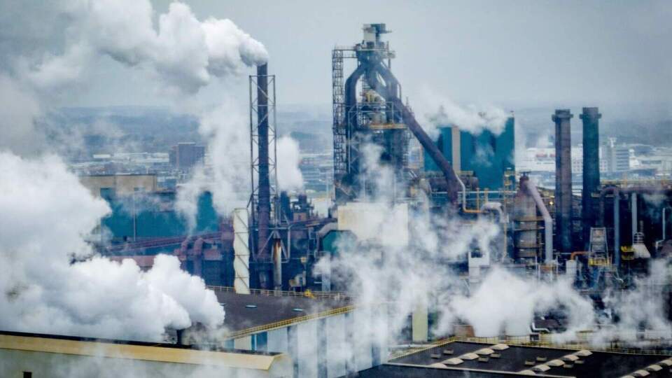 Weer een dwangsom voor Tata Steel om te hoge uitstoot | Haarlems Dagblad