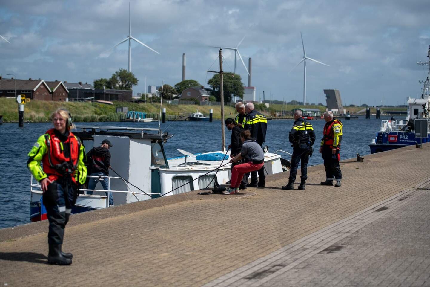 River Song in de problemen ter hoogte van Forteiland IJmuiden ...